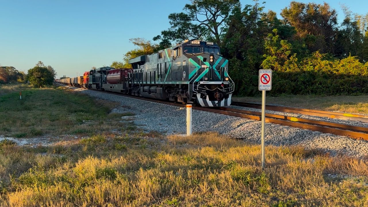 FEC TRAIN 105 @ 4:58pm 12-19-24 - YouTube