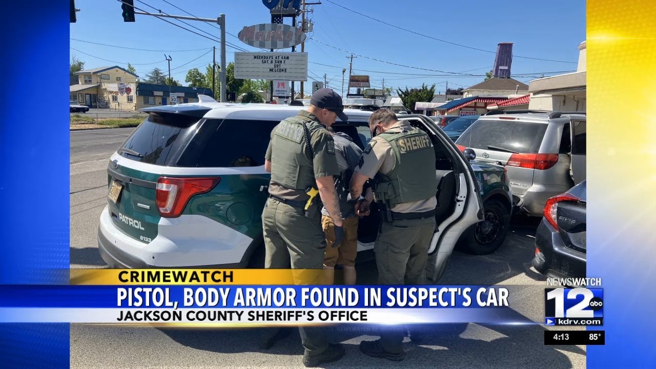 Pistol, body armor found in suspect's car - YouTube