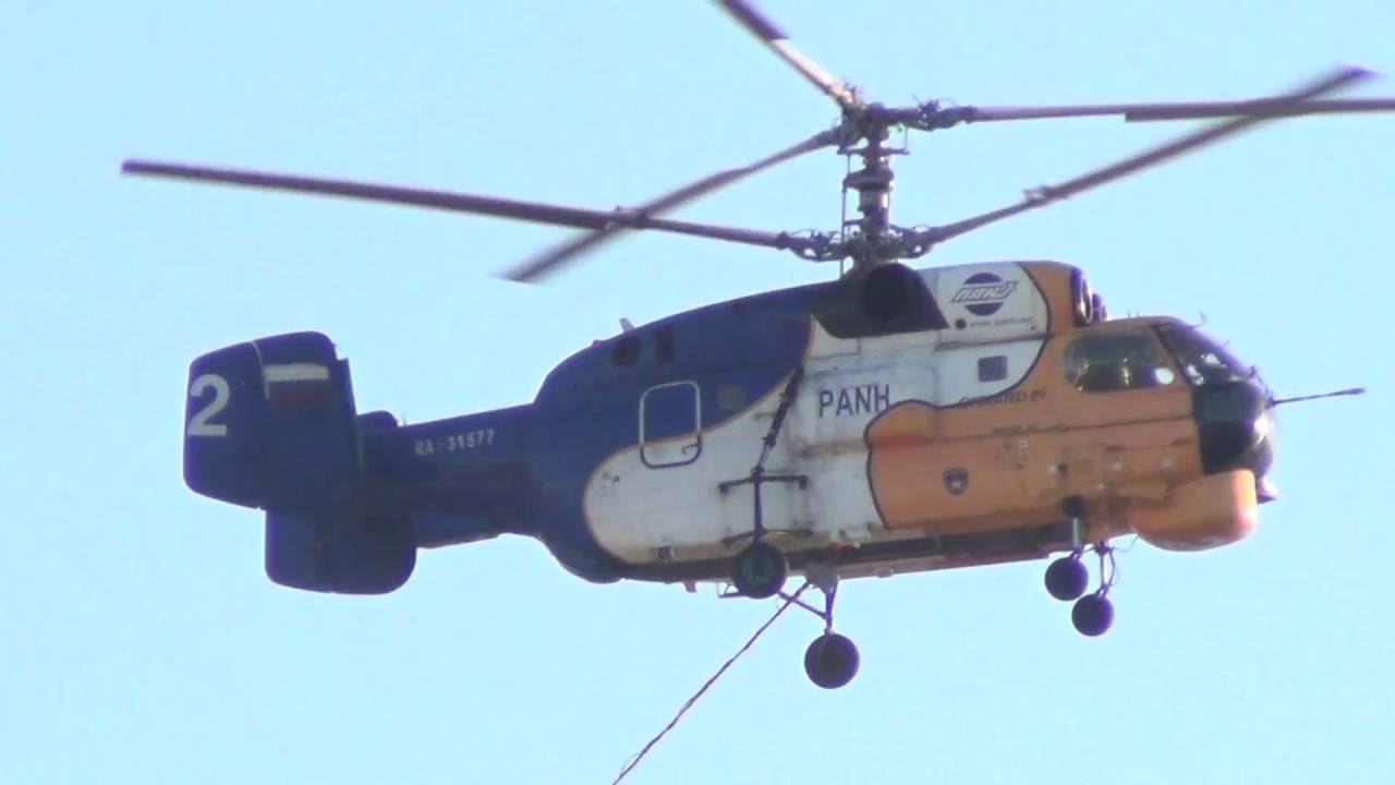 Πυροσβεστικό ελικόπτερο αντλει νερό από τη θάλασσα [HD] - YouTube