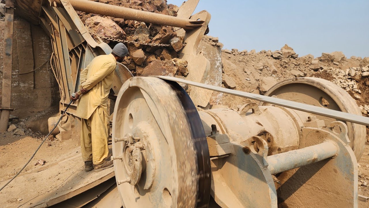 Giant Rock Crushing Machine in Action: Powerful Big Rocks Breaking ...