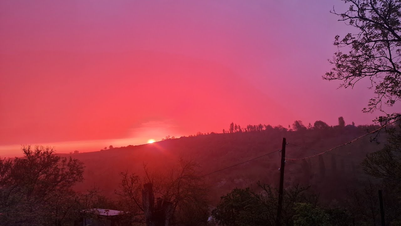 Unbelievable Sunrise: Sun and Rain at the Same Time! - YouTube