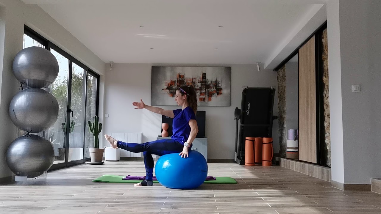 Stretching avec gros ballon - YouTube
