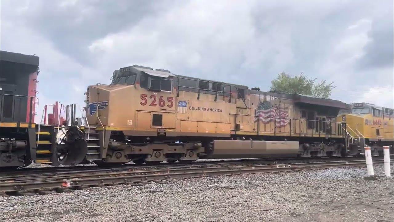 CSX I131 clears Muncie - YouTube