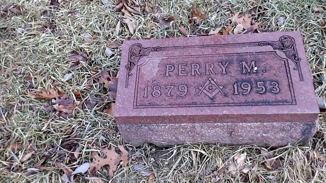 Historical Cemetery - Walled Lake MI - YouTube