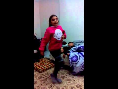 kız çokgüzel dans ediyo