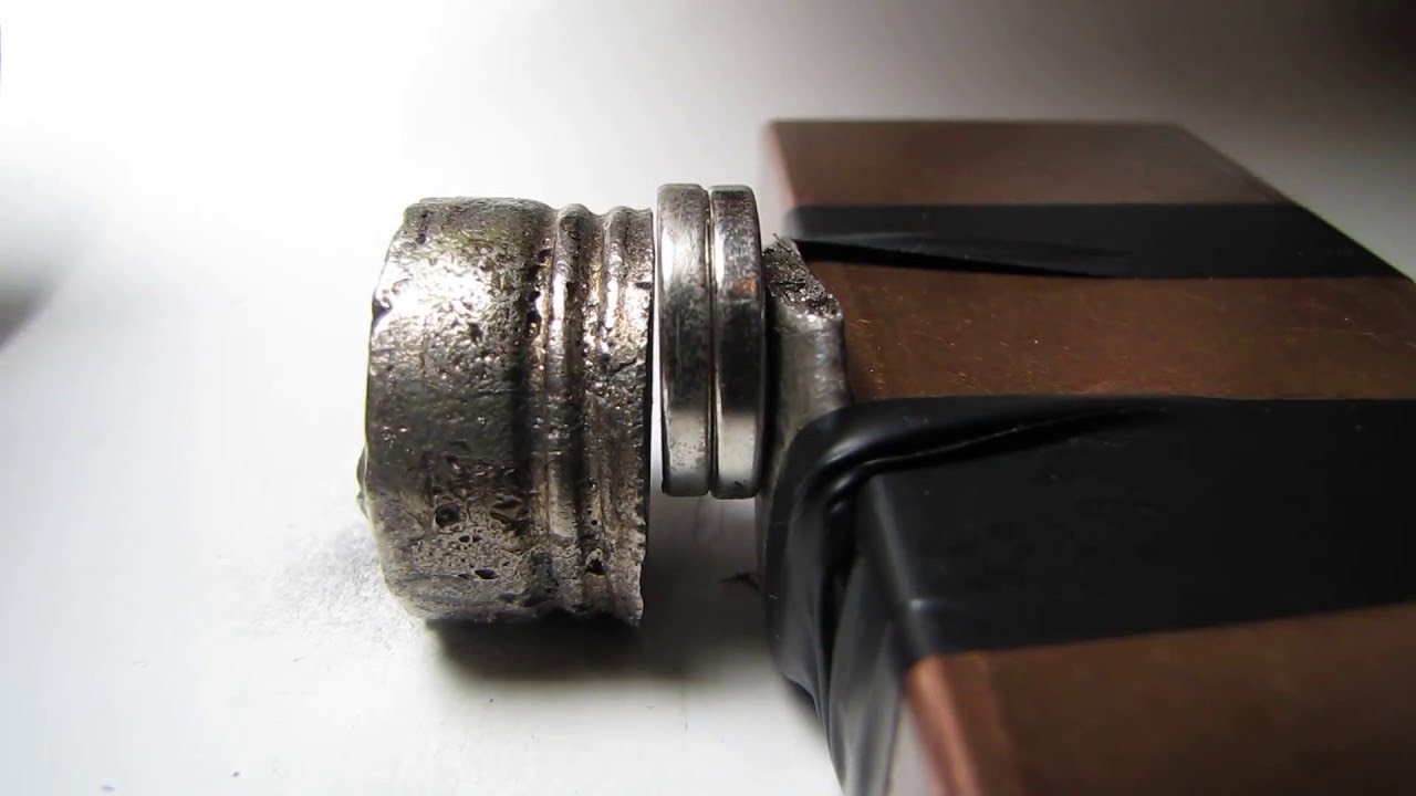 Diamagnetic Levitation Homopolar Motor - Bismuth - YouTube