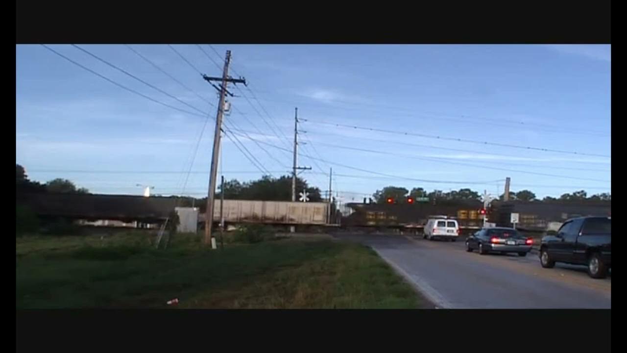 Leaser power leads Q652 | Railfanning with Larry` - YouTube