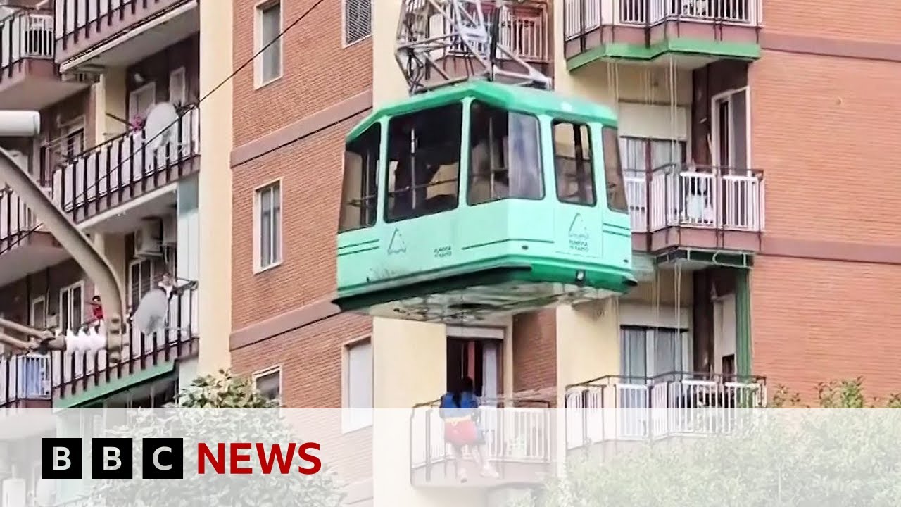 Four dead in cable car crash south of Naples | BBC News - YouTube