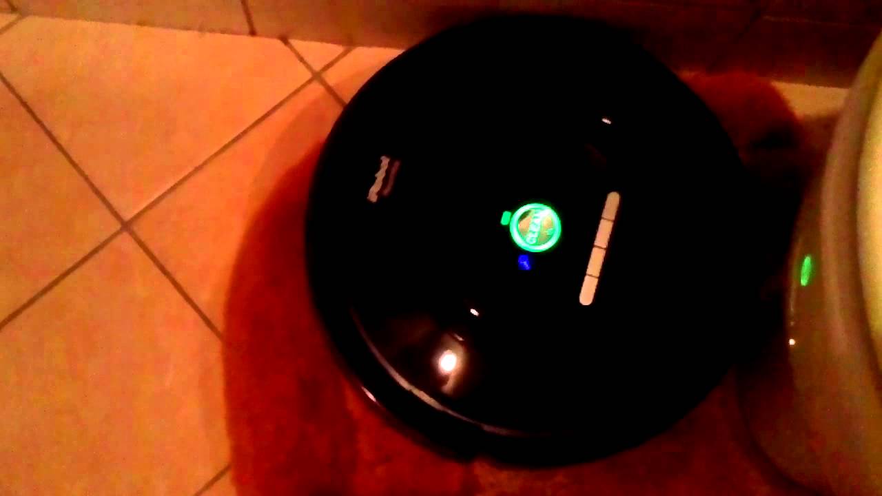 I Robot Roomba 770 v akcii - I Robot Roomba 770 in action - YouTube
