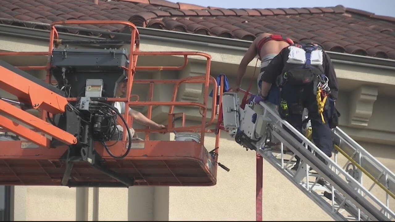 San Jose construction worker electrocuted while on the job - YouTube