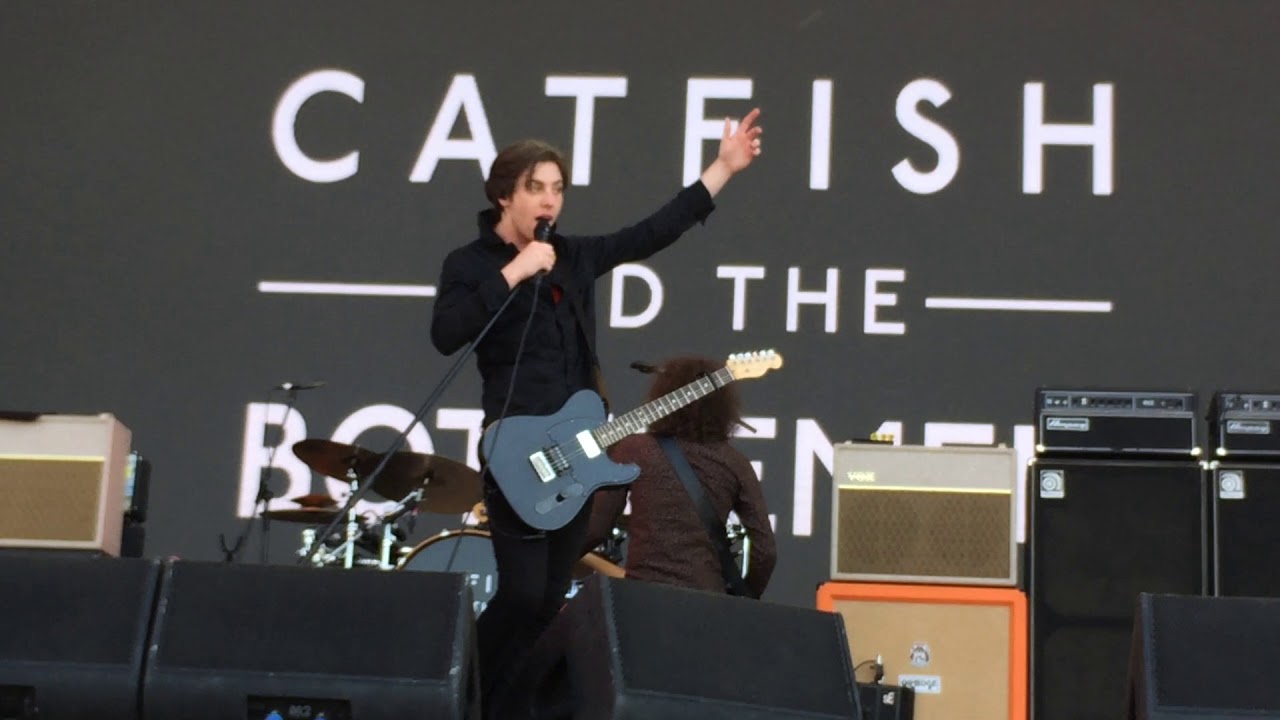 Fallout - Catfish and the Bottlemen (Lollapalooza Chile 2017) - YouTube