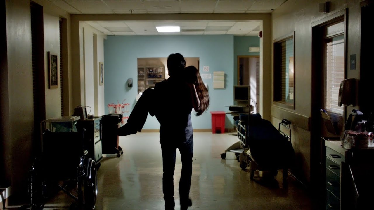 TVD 3x5 - Damon finds Elena in the hospital and takes her home | Delena ...