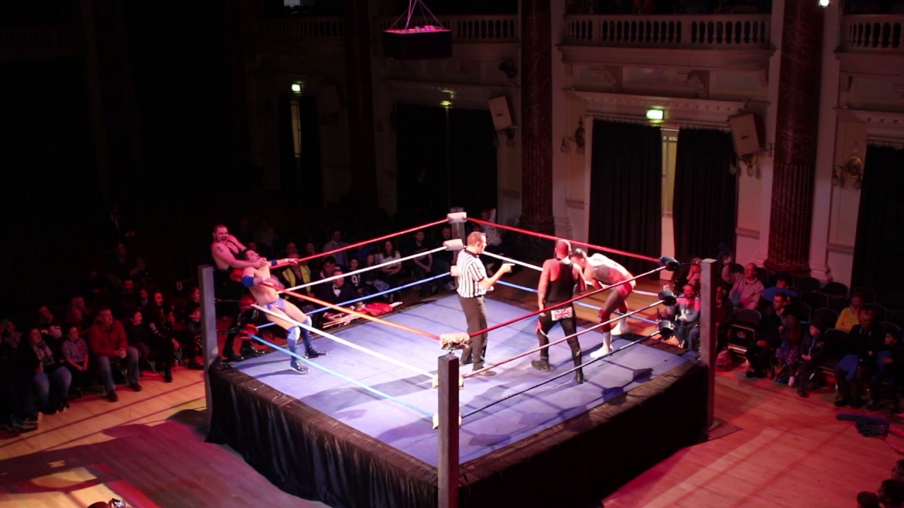 British Wrestling - Olly Lloyd & Dan Splash vs The UK Hooligans. - YouTube