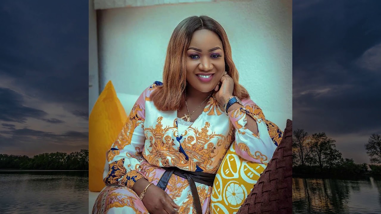 Rose Adjei - Na God (Lyrics Video) - YouTube