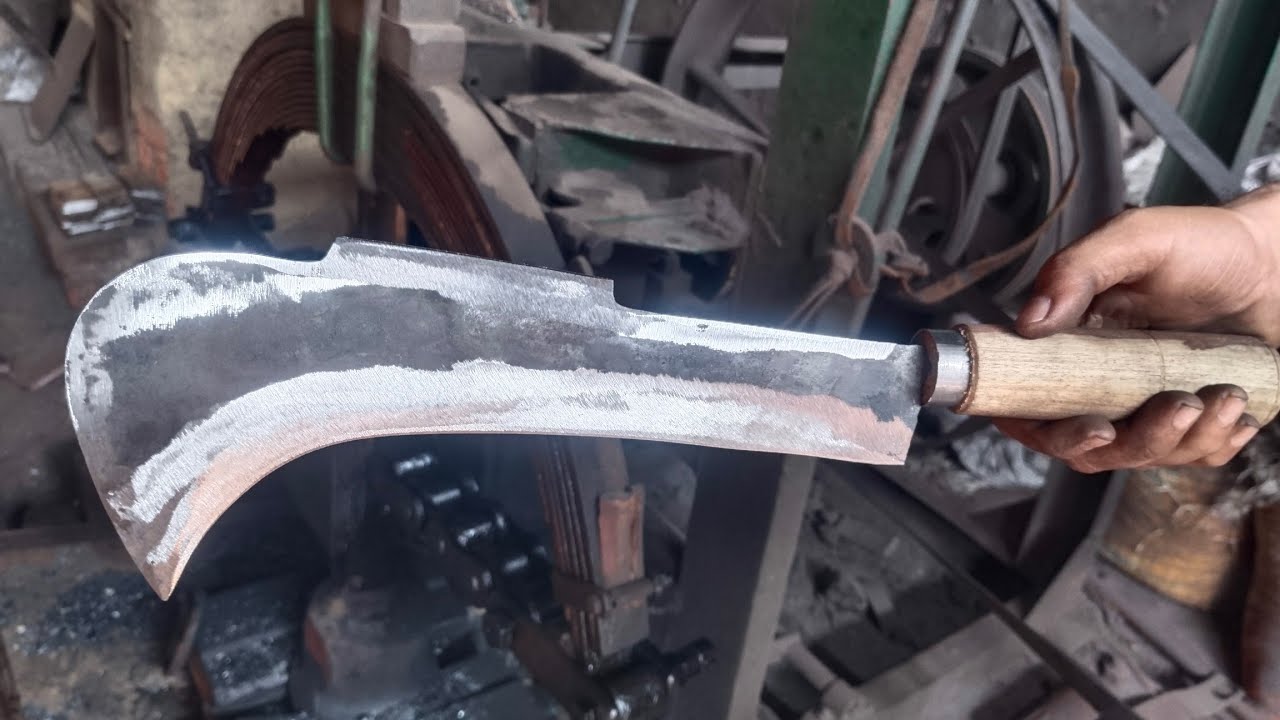 "Forging a Powerful Billhook: Watch the Craftsmanship in Action!" - YouTube