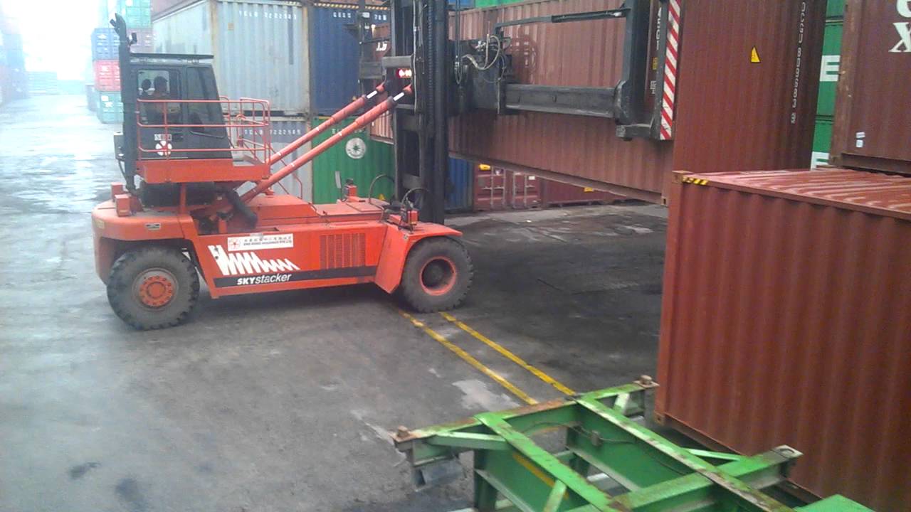 twist lock sky stacker - YouTube