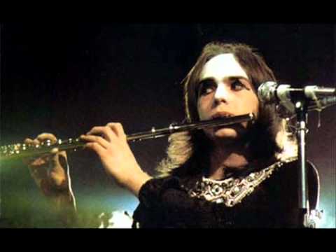 Genesis - Counting Out Time (Live 1974) - YouTube