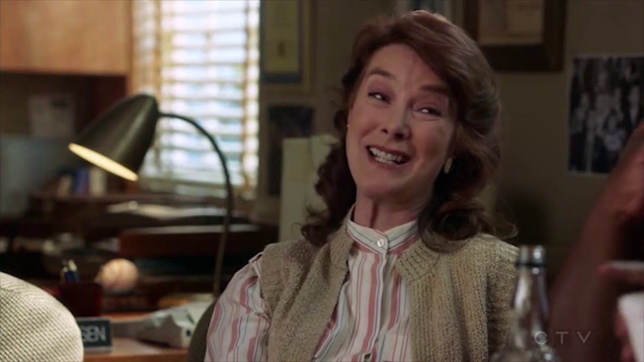 72 Teachers Drink On Sheldon's Return Young Sheldon 01 x 10 - YouTube