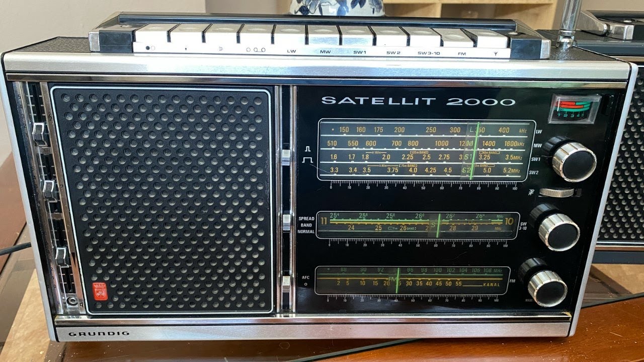 Grundig Satellit 2000 - YouTube