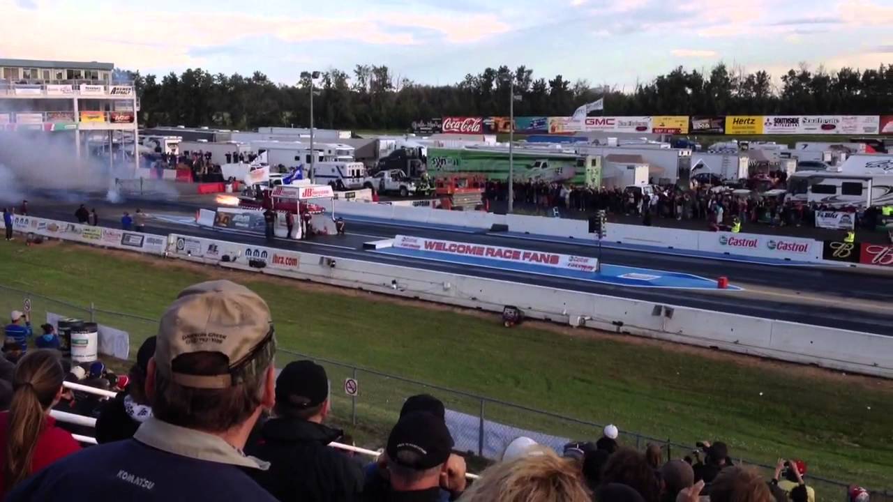 Castrol Raceway Jet Truck 2013 - YouTube
