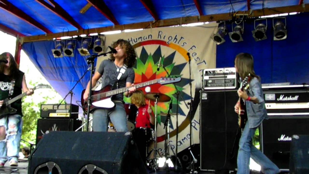 The Athens Band performing 'Best Of You' - YouTube