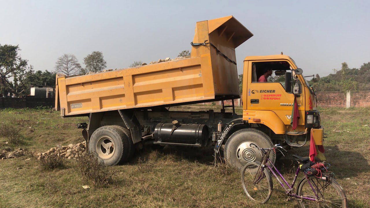 Hydraulic tipper unloading 4k video - YouTube