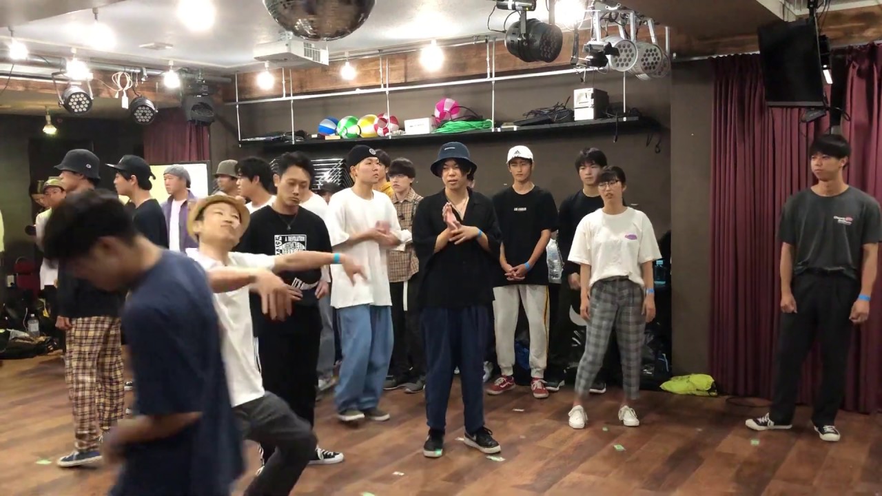 Poppin dance battle - YouTube