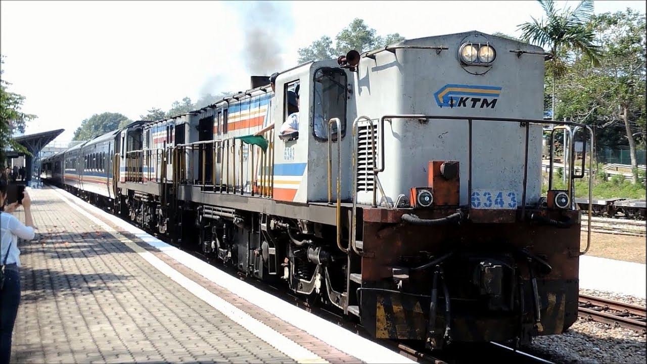 27/2/2015 KTM KM671 Kluang Station - YouTube