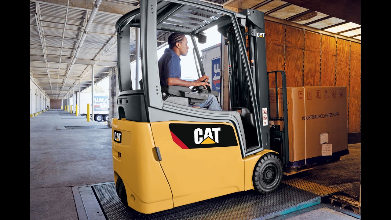 Cat® Lift 2ET2500-2ET4000 Small 3-Wheel Electric Pneumatic 2,500-4,000 ...