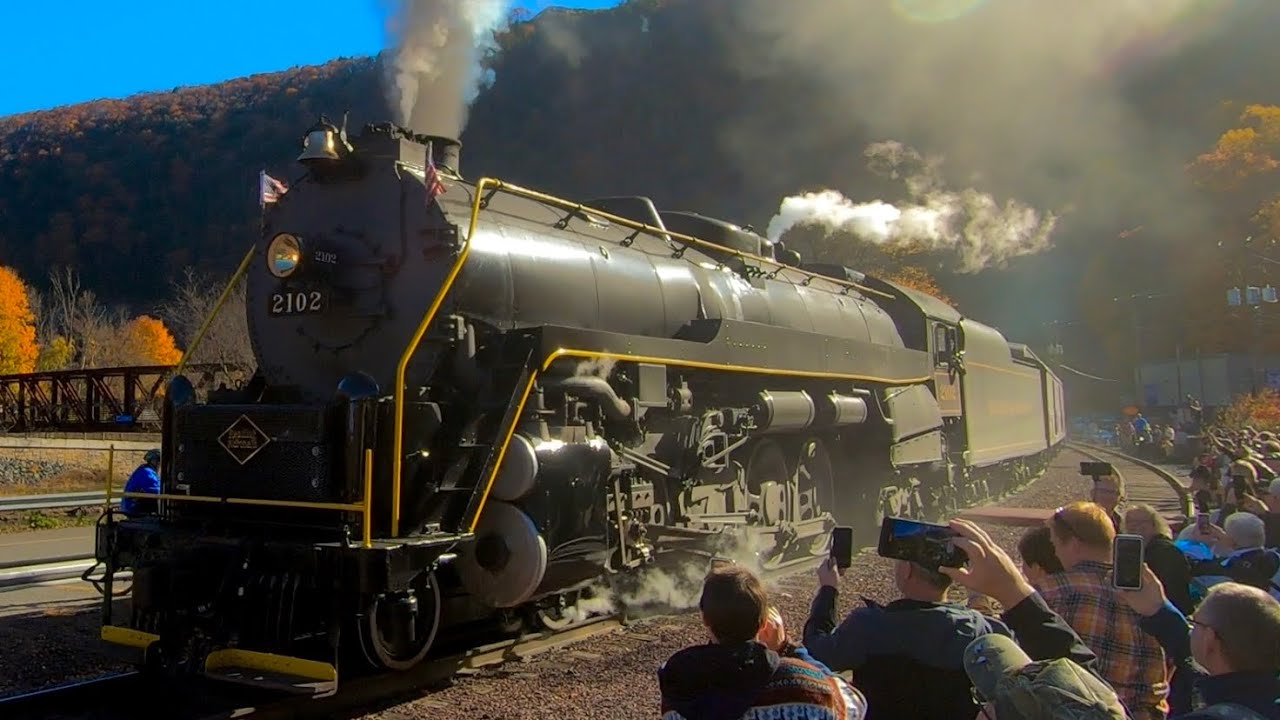 RBMN 2102 fall foliage excursion blowing the iconic reading hooter ...