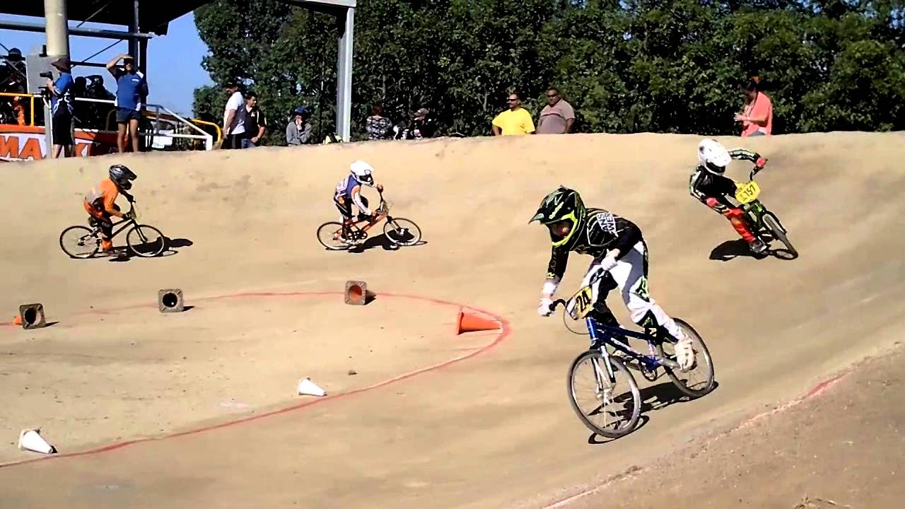 Mackenzie Allan picks up a 2nd in Rockhampton - YouTube