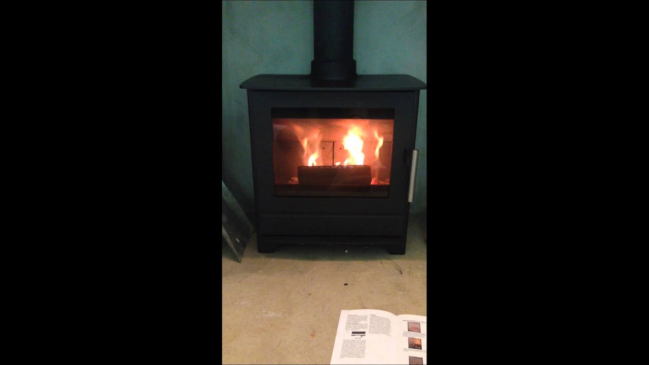 Heta Inspire 45 woodburning stove - YouTube