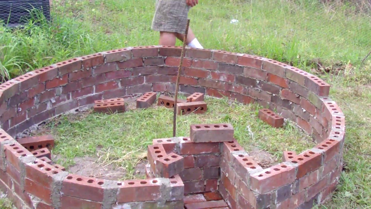 How to Build a Keyhole Garden... the Wall - YouTube