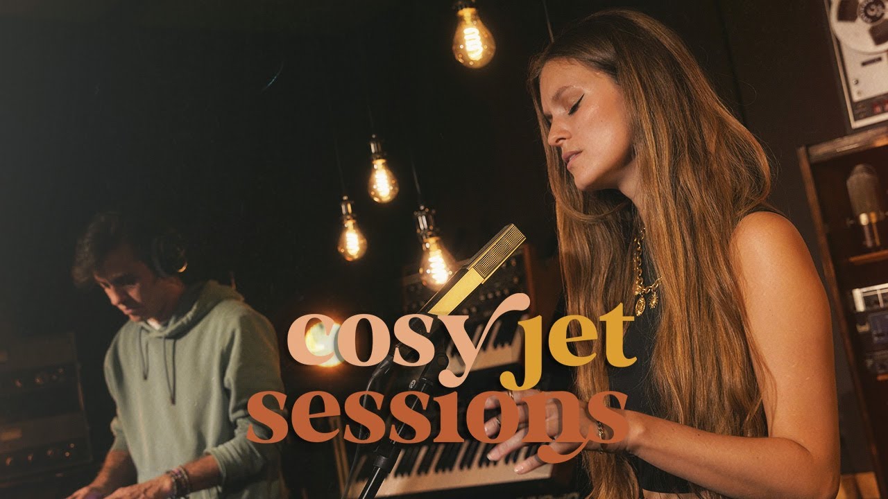 Laura Crowe and Him - La Jungle | Cosy Jet Sessions - YouTube