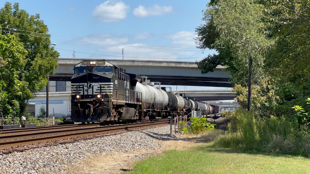 NS AC44C6M 4016 Leads Stupid 101-20 on 8/20/24 - YouTube