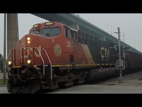 CN Sticker Unit on cn train at Sault Ste Marie Michiagan - YouTube