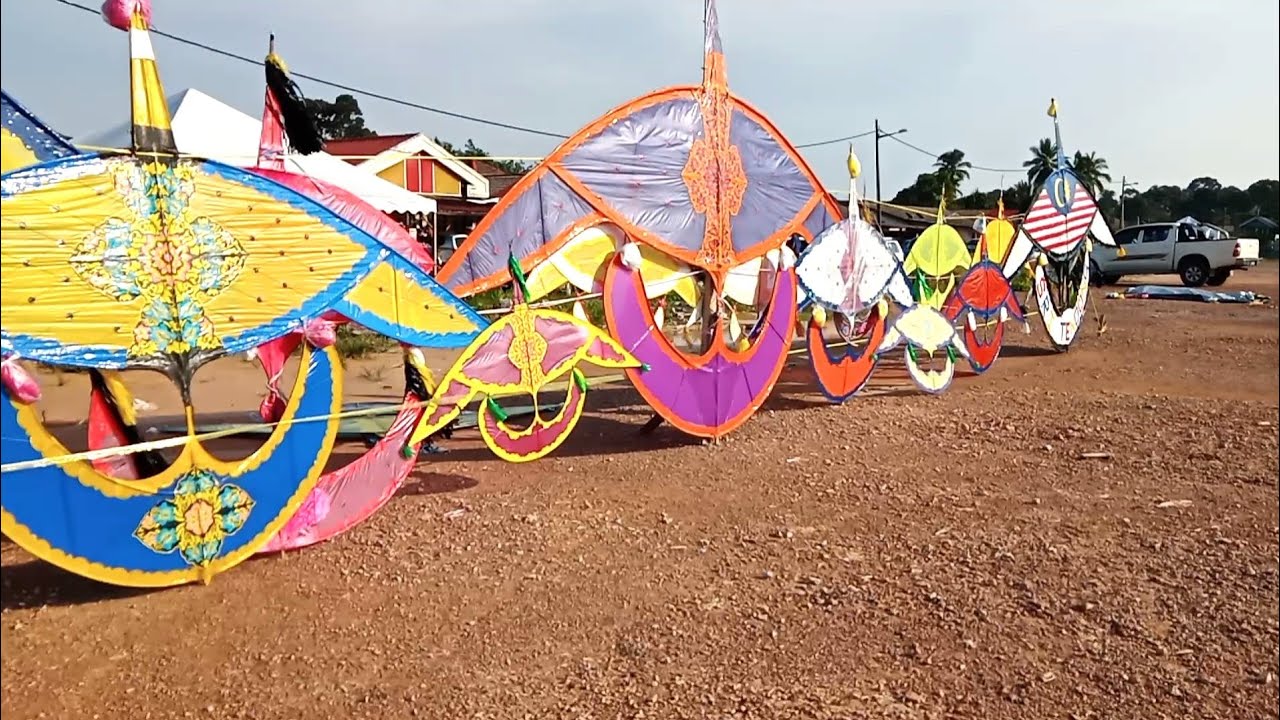 pertandingan wau puyuh, wau bule dan wau barat || pasir Mas || - YouTube