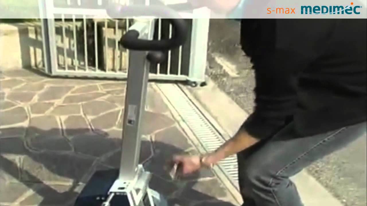 Montascale per carrozzina s-max Medimec - riposto nel bagagliaio dell ...