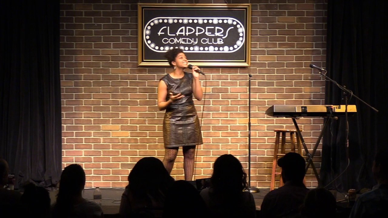 Clip from my Stand Up show at Flappers Comedy Club - YouTube