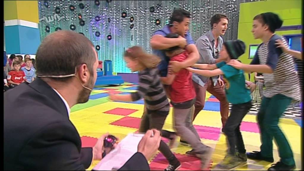 What Now World Records- Most Hugs in 1 Minute! - YouTube