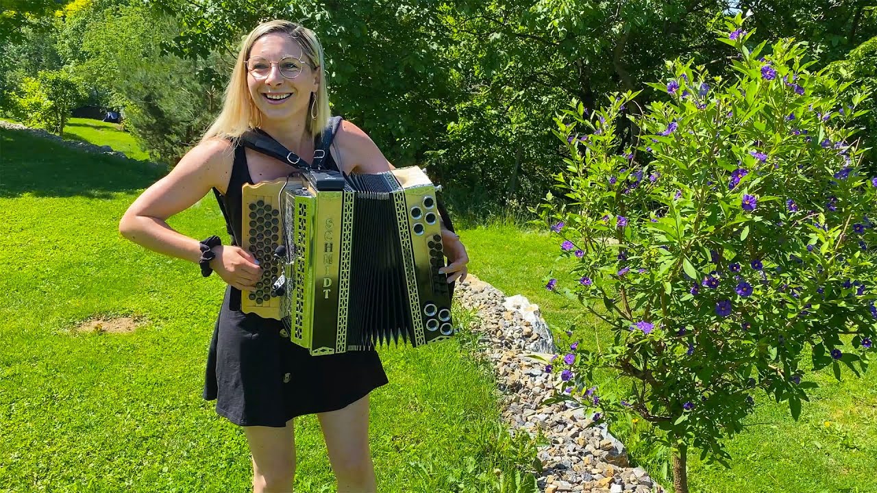 VOLKSMUSIK - Claudia Hinker spielt EIN HERZ FÜR DIE MUSIK auf ihrer ...