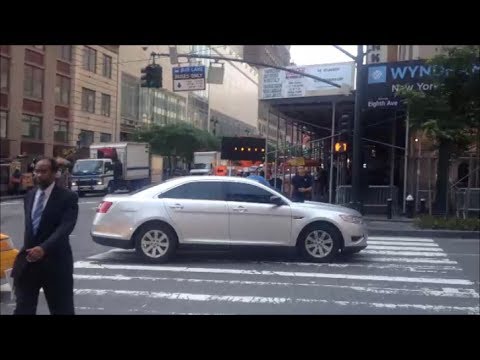 NYPD Unmarked Ford Taurus Police Interceptor Responding Near 34th ...