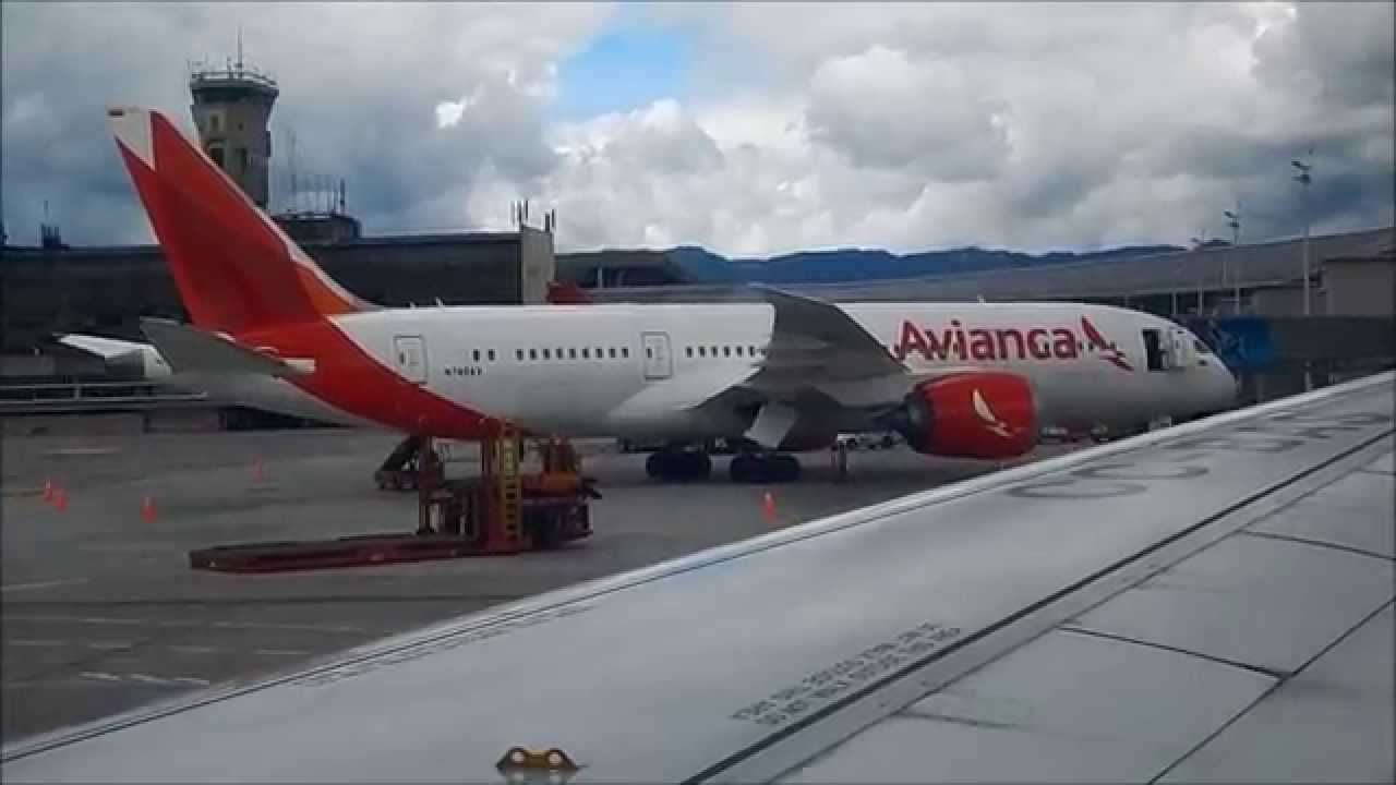 Avianca First B787 N780AV at the gates Bogota ElDorado - YouTube