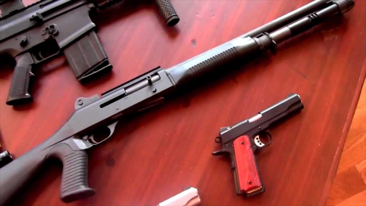 Benelli M4 (Up Close) - YouTube
