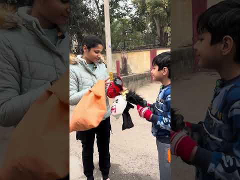 Red Gorilla Mask 🔴 Ke Chakkar Mein Ye Kya Ho Gaya! 🙈🤣