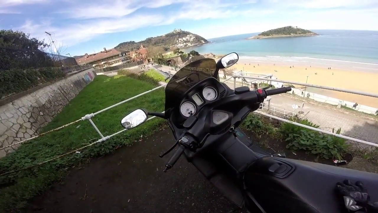 Yamaha TMAX 500 slow riding - YouTube