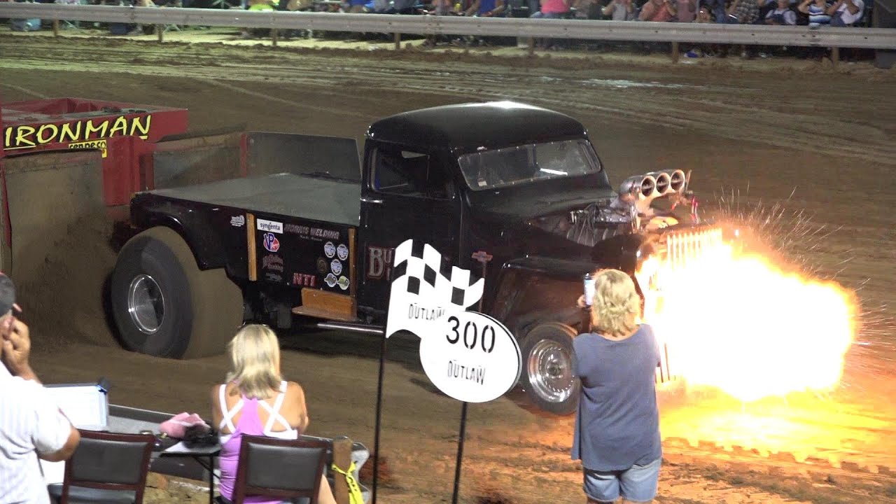 Pro Modified 2 Wheel Drive Trucks Outlaws Sweet Springs MO 2018 - YouTube