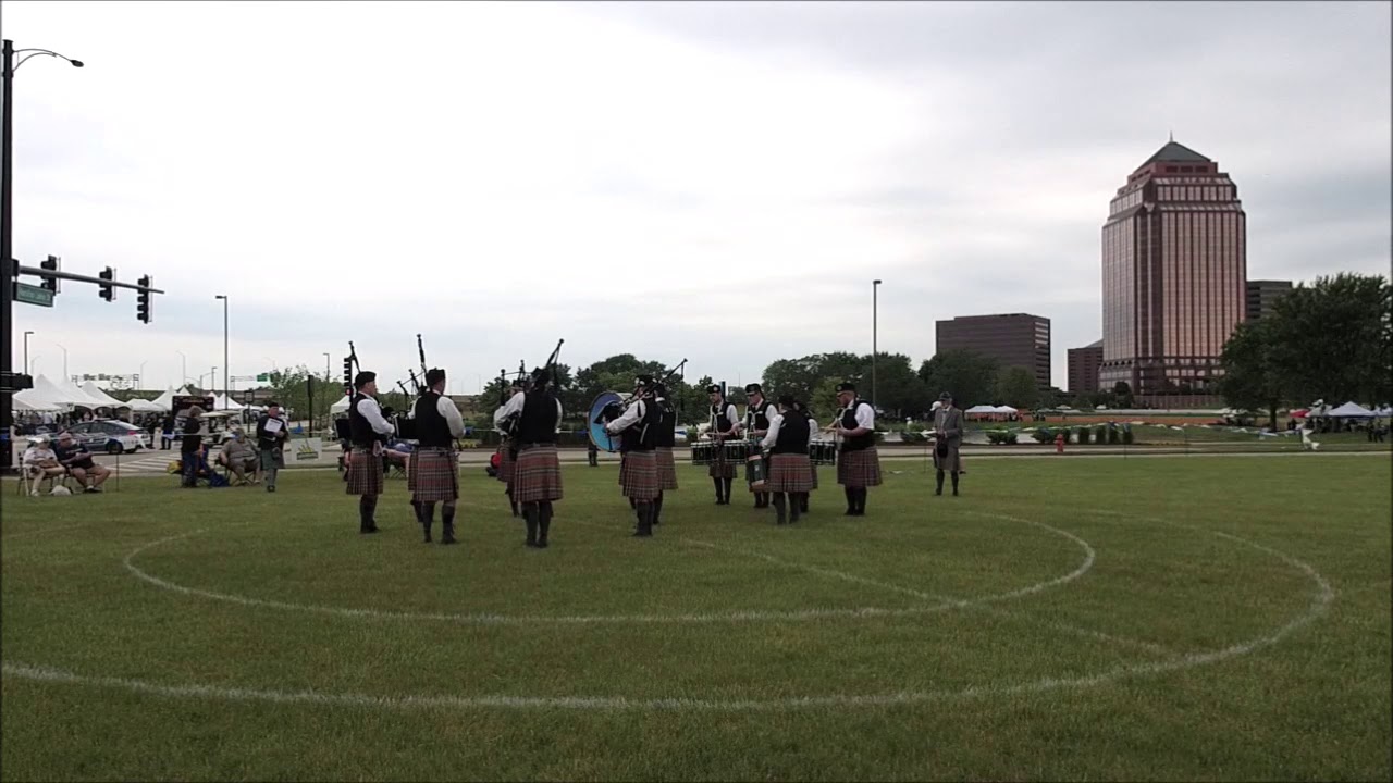 St Louis Caledonian Pipe Band - Grade 4 Medley - YouTube