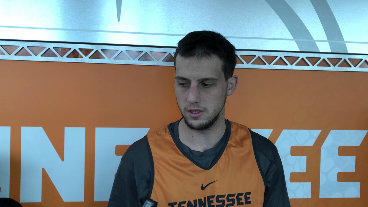 Vol Hoops | Lew Evans Media Session (Dec. 9, 2016) - YouTube