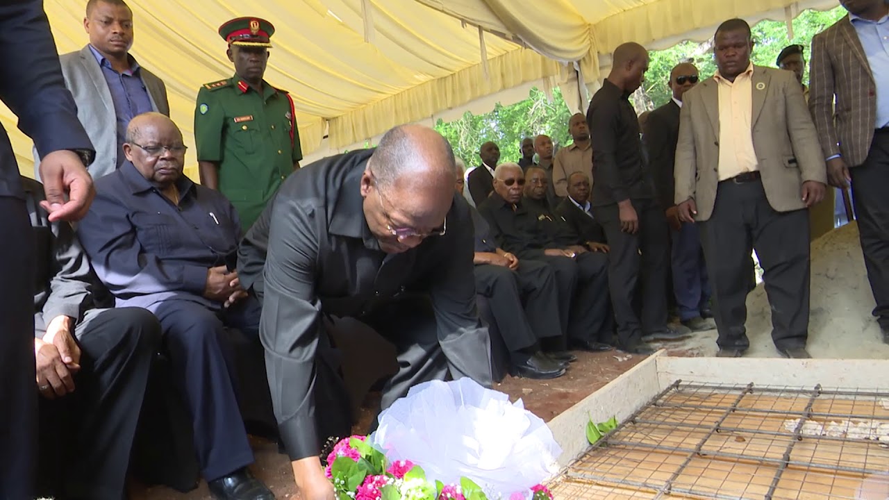 RAIS DKT MAGUFULI ASHIRIKI MAZIKO YA MZEE KINGUNGE NGOMBALE MWIRU - YouTube
